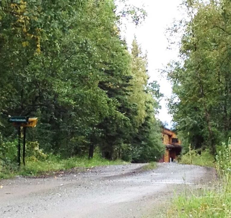 Inside Sarah Palin's Wasilla Lakeside Home on Lake Lucille - DecorifyIt